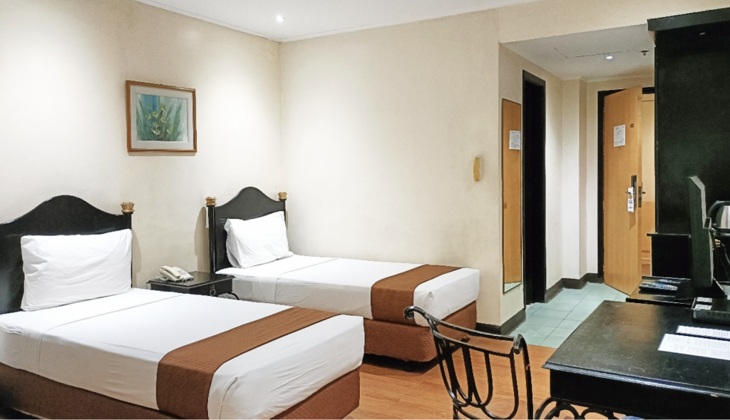 Rooms – Golden Peak Hotel